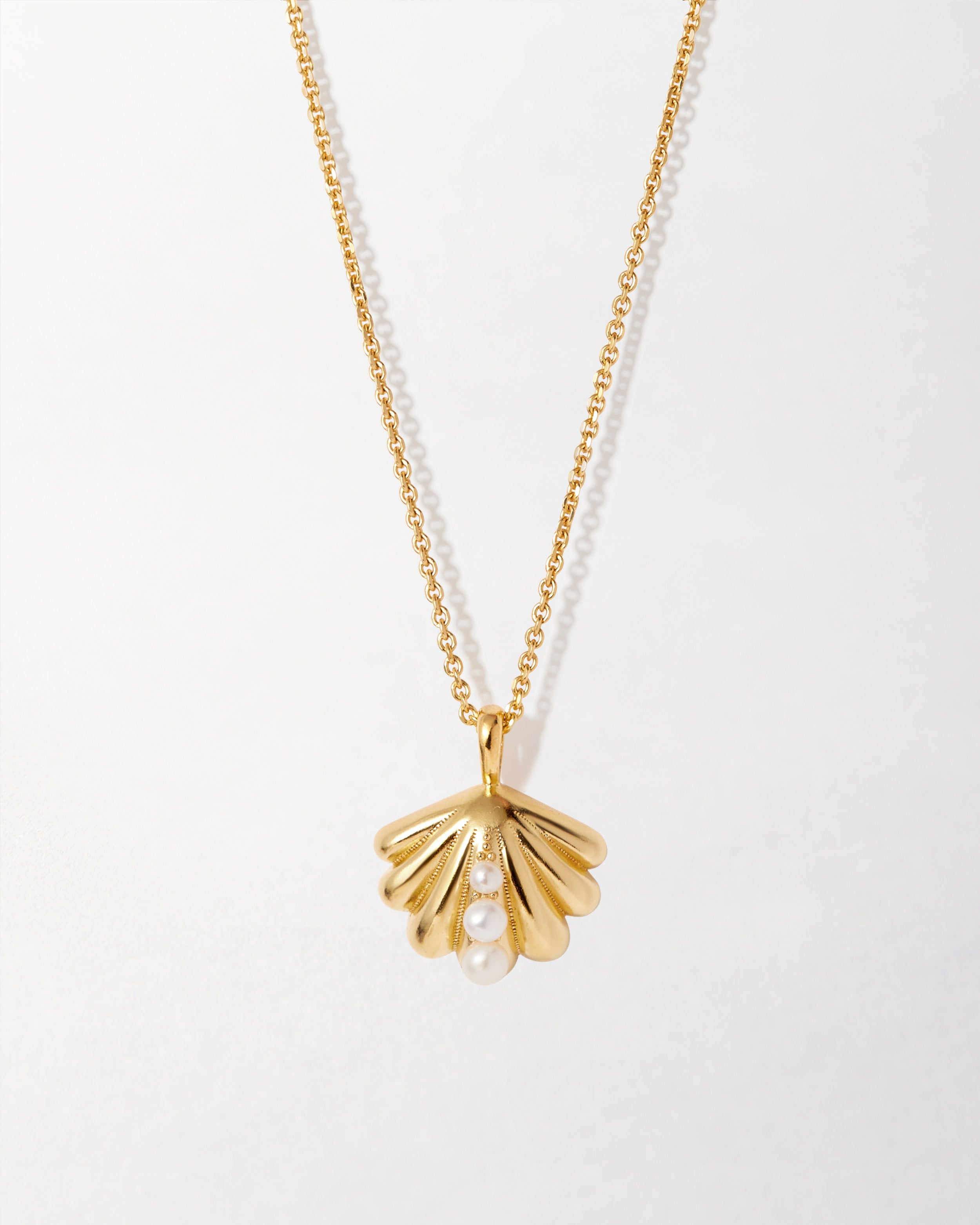 Ocean Shell Pearl Necklace – EDGE of EMBER