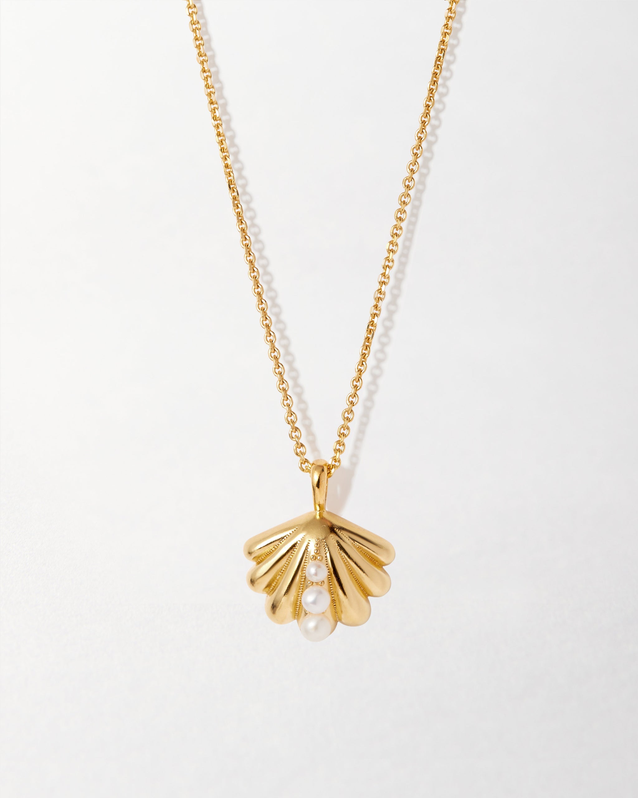 Ocean Shell Pearl Necklace – EDGE of EMBER