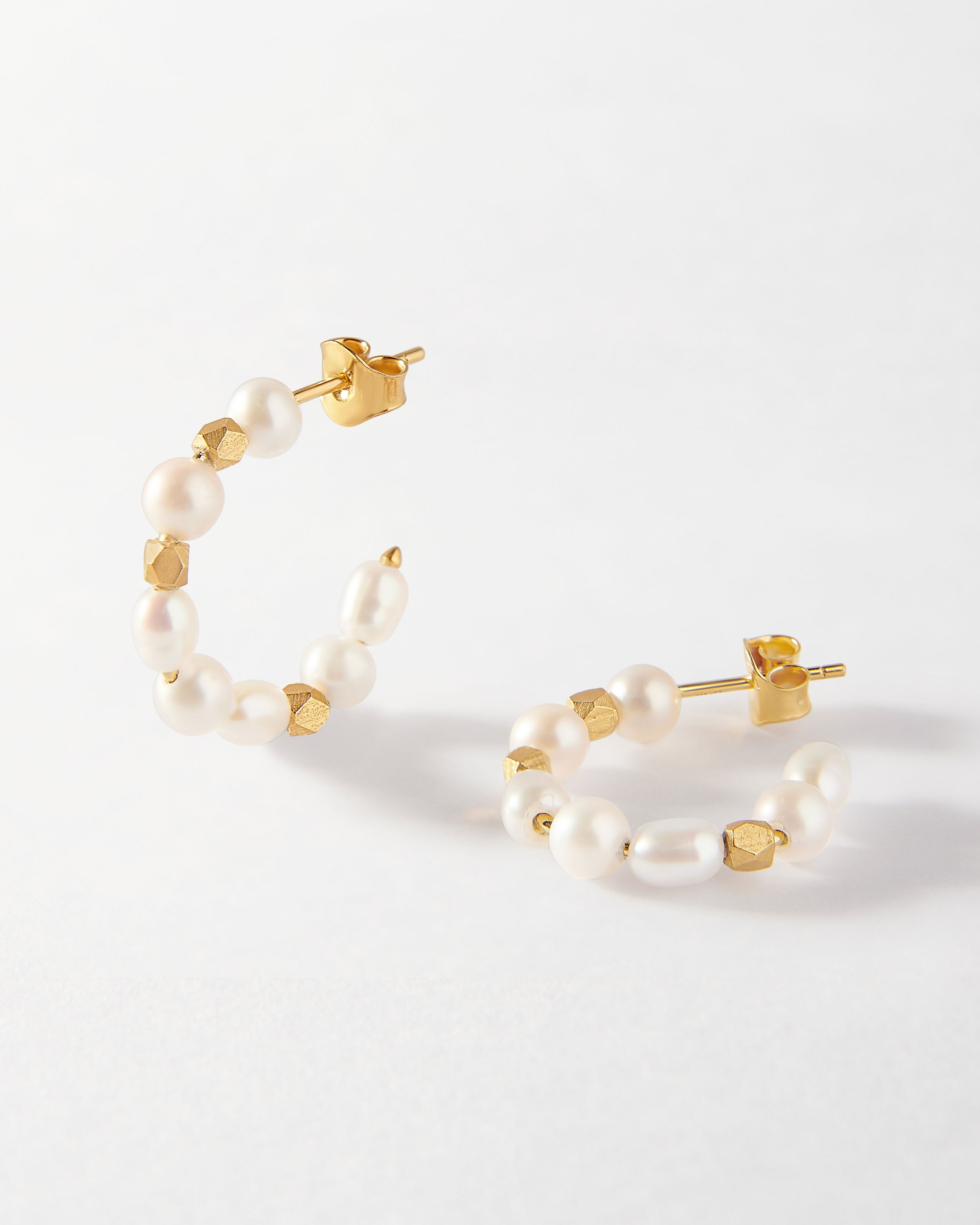 Havana Pearl Hoop Earrings | 18k Gold Plated – EDGE of EMBER