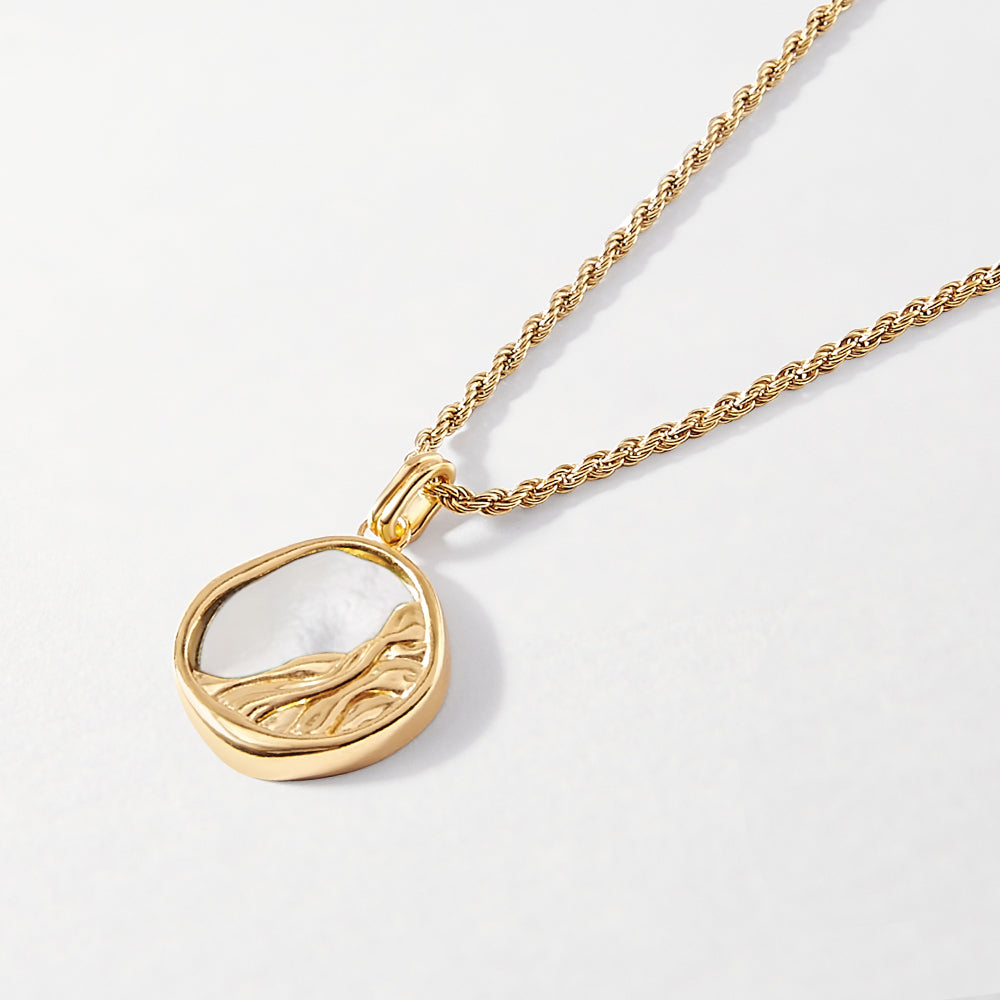 Victoria Pearl Necklace – EDGE of EMBER